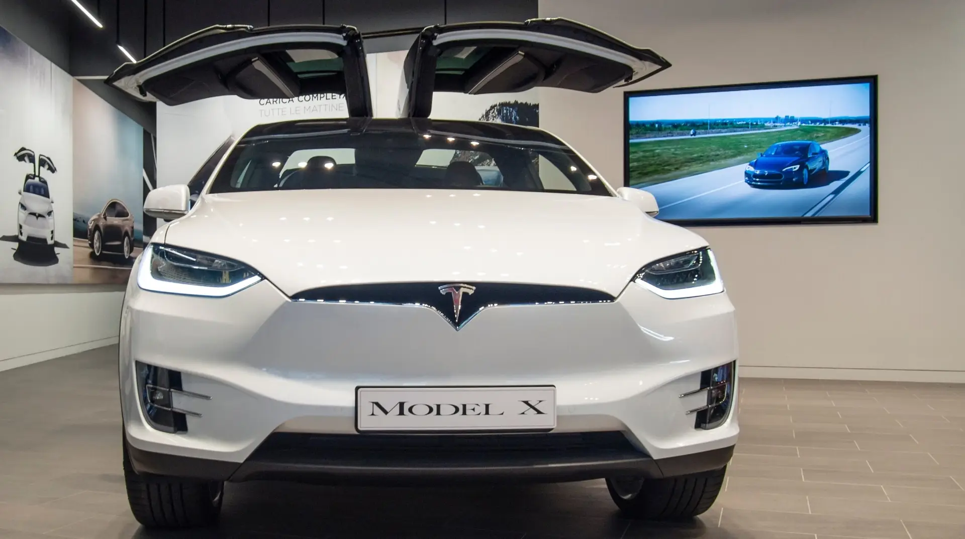 Tesla Discontinues Model S and Model X